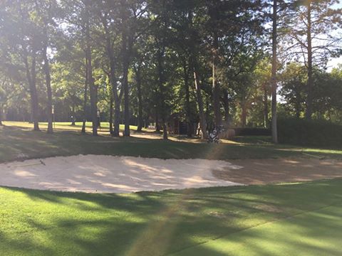 Nouveau sable dans nos bunkers • Country Club Golf Norges Dijon Bourgogne